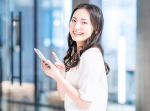 モテる女のオーラや内面の特徴17個！周りがわかる - Trairy Media