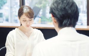 幸せを願って身を引く男性の心理と特徴13個！潔く身を引く男性 - Trairy Media