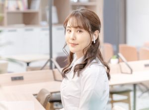 放っておけない年上女性の特徴14個！天然・ドジでかわいい - Trairy Media